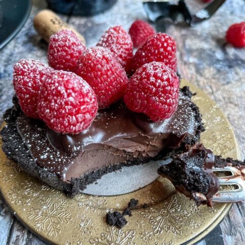 No Bake Chocolate Raspberry Tarts - Something Sweet Something Savoury