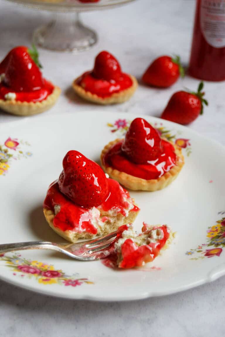 Easy Strawberry Tarts - Something Sweet Something Savoury