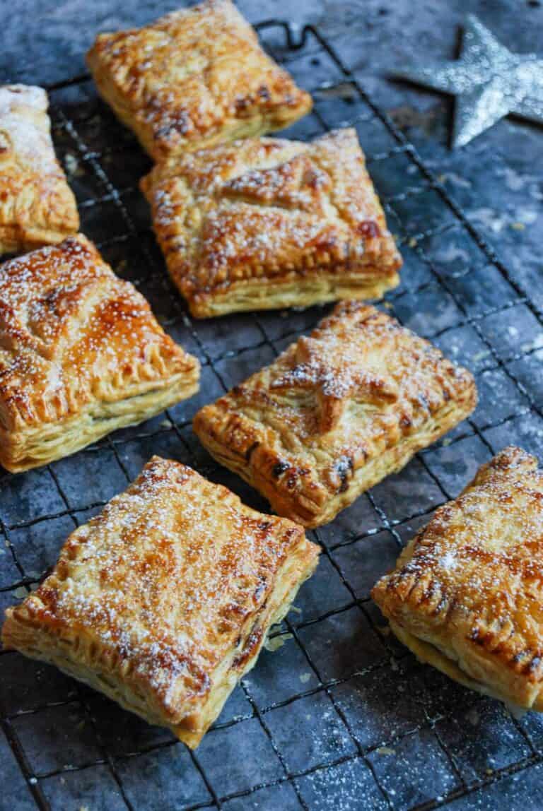 Puff Pastry Mince Pies - Something Sweet Something Savoury