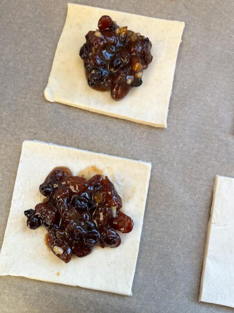 Puff Pastry Mince Pies - Something Sweet Something Savoury
