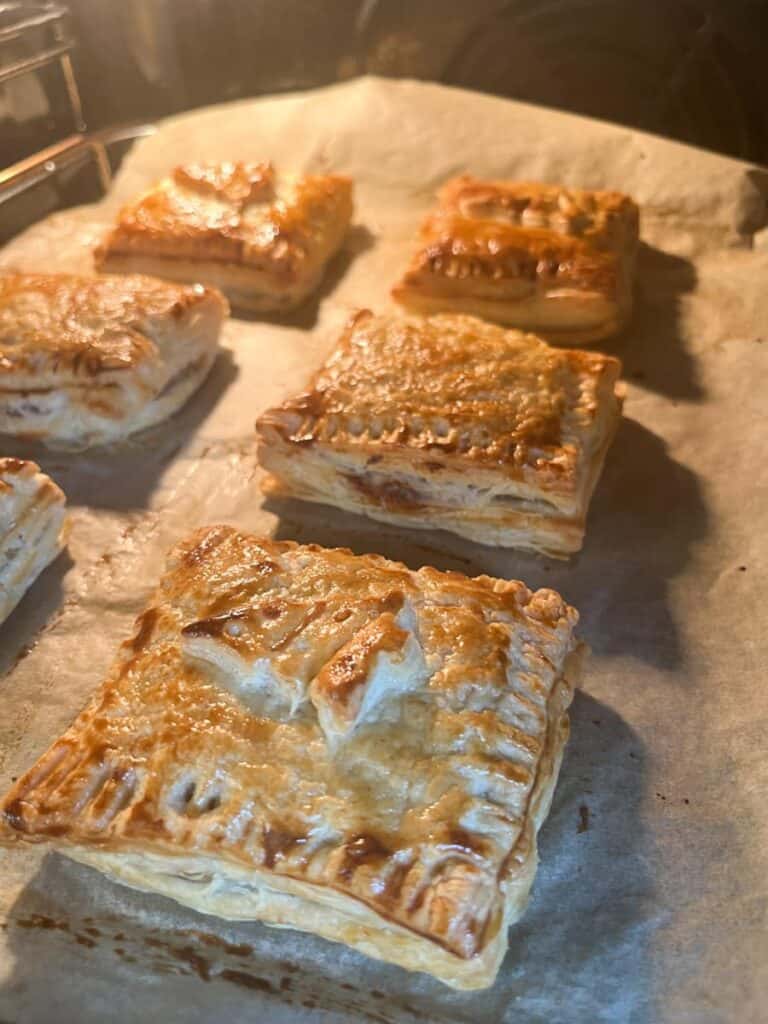 Puff Pastry Mince Pies - Something Sweet Something Savoury